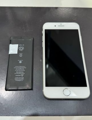 iPhone8のバッテリー交換 ≪生野区よりご来店≫ | iPhone修理・iPad修理 スマートクール あべのキューズモール店・なんば店